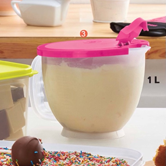 Tupperware | Kitchen | Newtupperware Mix N Store Pitcher 4 Cup Small ...